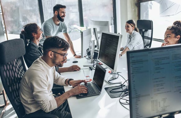 Métiers informatique – Fiche Métier, Salaire, Études, Missions | Ynov