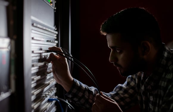Devenir Architecte informatique – Fiche Métier, Salaire, Études ...