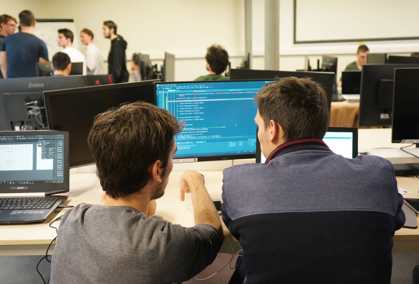 Bachelor informatique : la formation pour ta carrière dans la tech