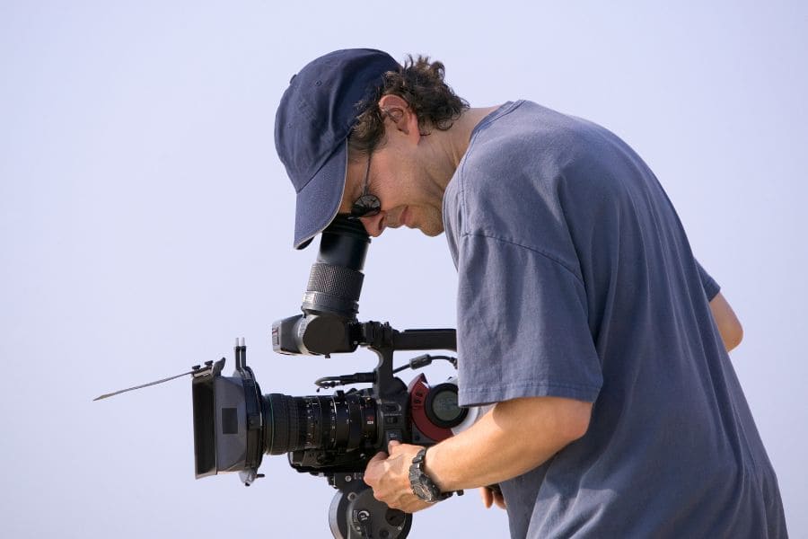 Devenir Cadreur/Chef cadreur – Fiche Métier, Salaire, Études, Missions